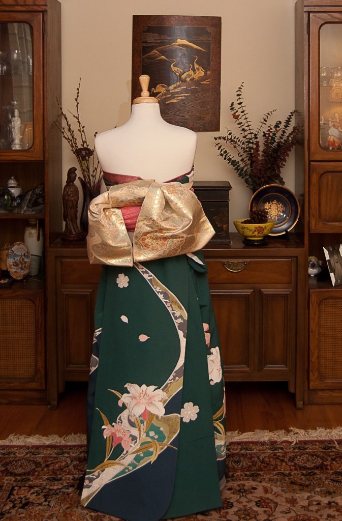 Furisode Dress Tutorial - 着物月 Kimono Tsuki