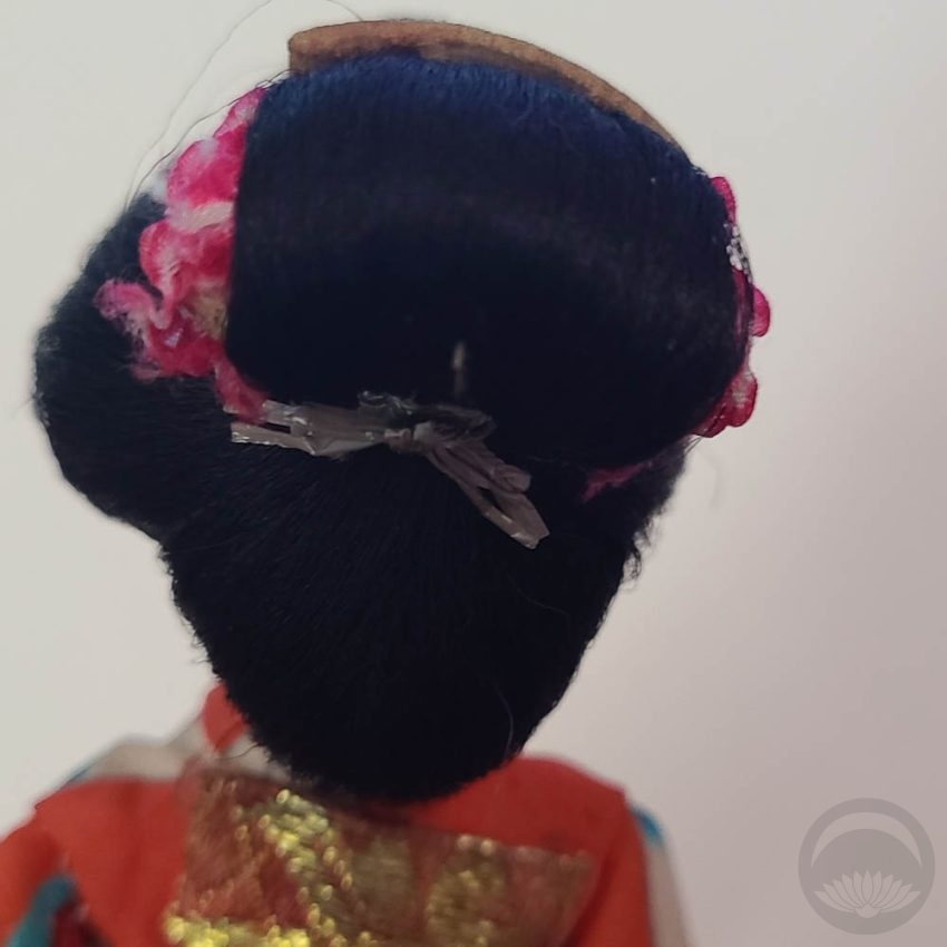 Katsura Ningyo - Japanese Doll with Six Wigs - 着物月 Kimono Tsuki
