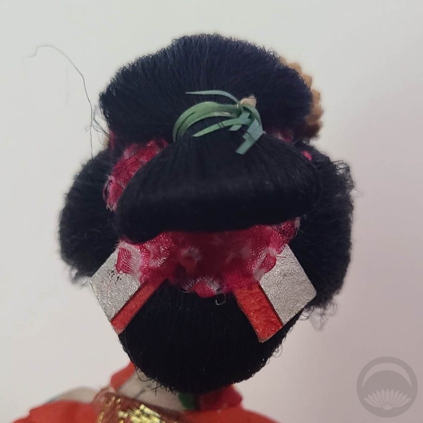 Katsura Ningyo - Japanese Doll with Six Wigs - 着物月 Kimono Tsuki